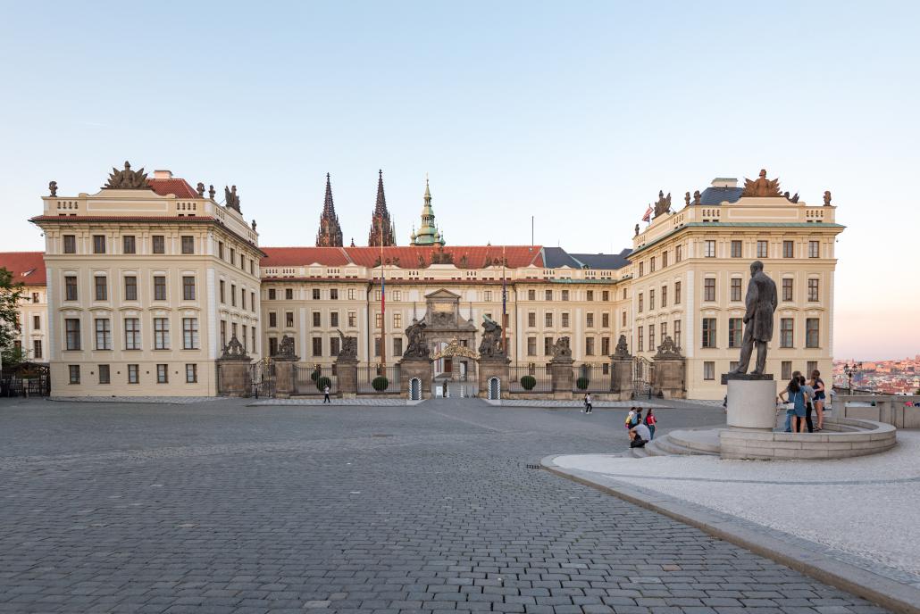 Prague Castle: A trip to the symbol of the Czech state - BedekerPrague