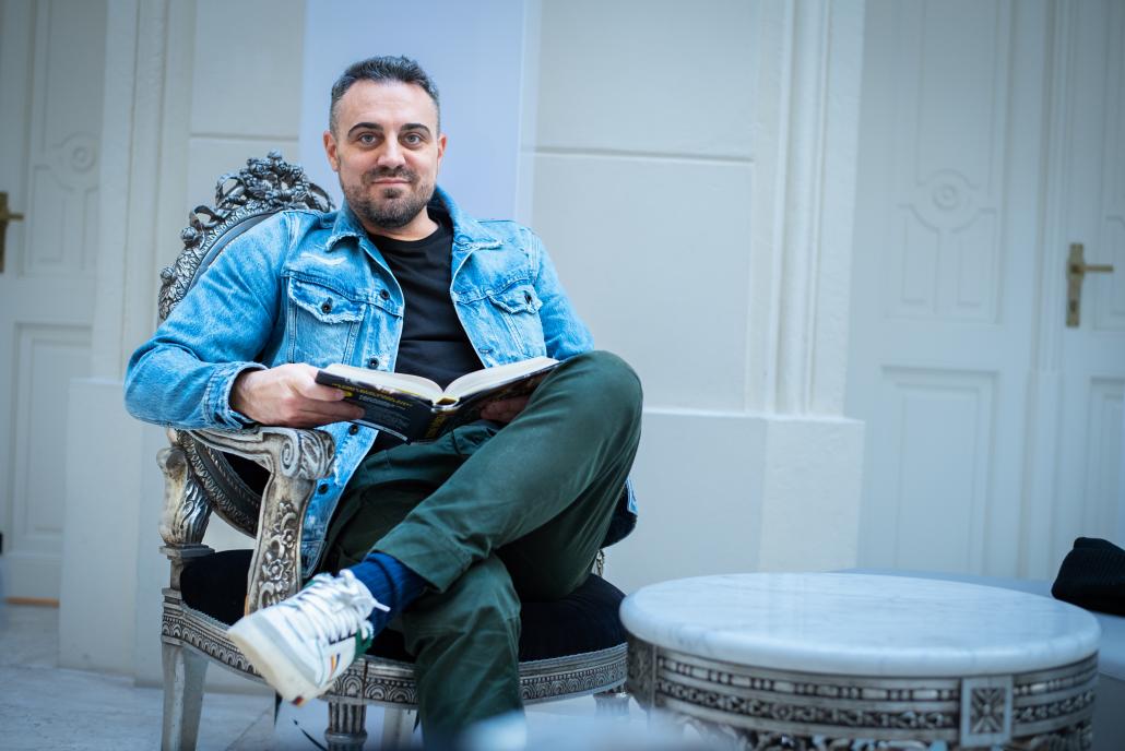 Robert Bryndza, inspirací mi byl opuštěný strašidelný dům - PragMoon