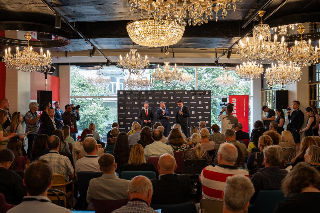 Máj Národní je otevřen, po dvou letech přivítá návštěvníky - PragMoon